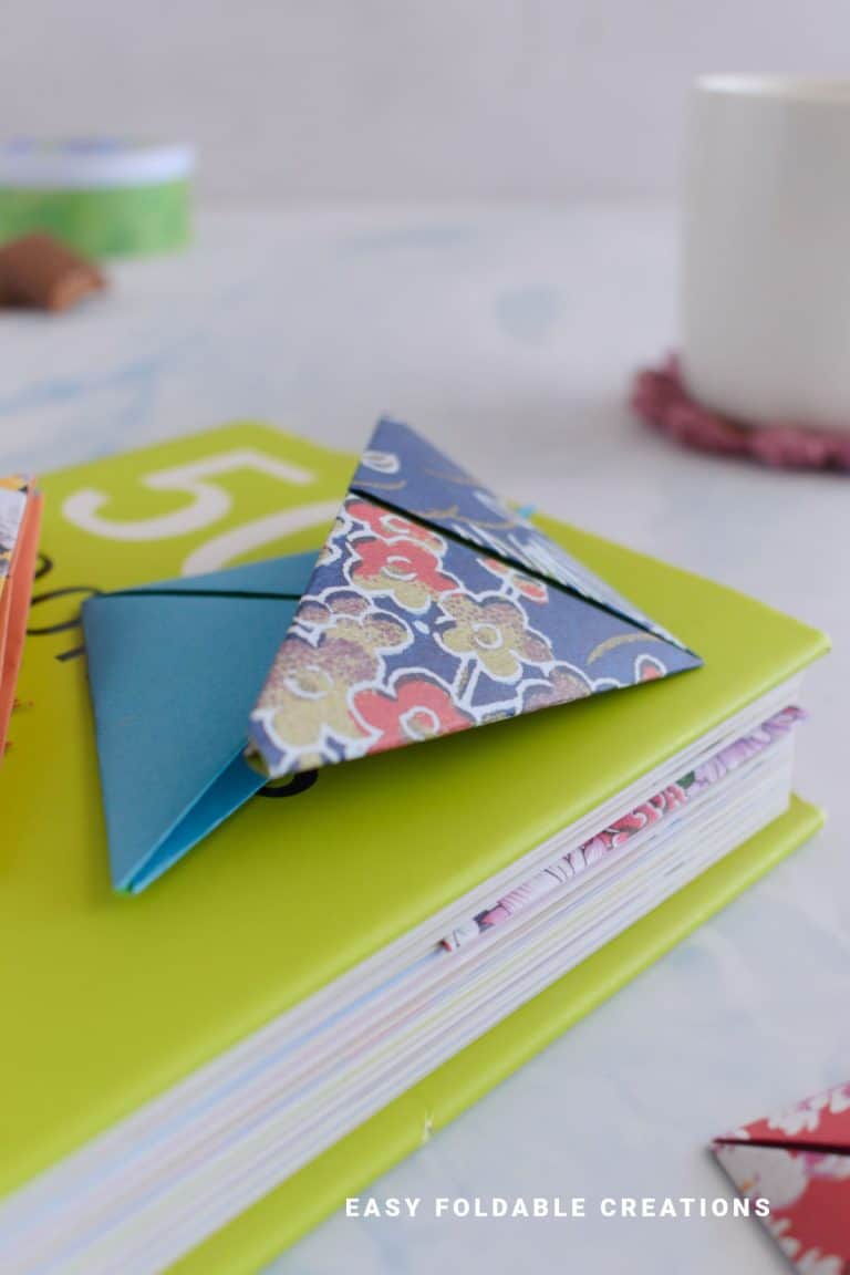 Triangle Origami Corner Bookmark | Easy Foldable Creations