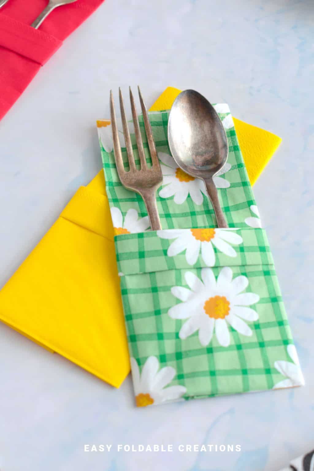 Simple Pocket Napkin Fold | Easy Foldable Creations