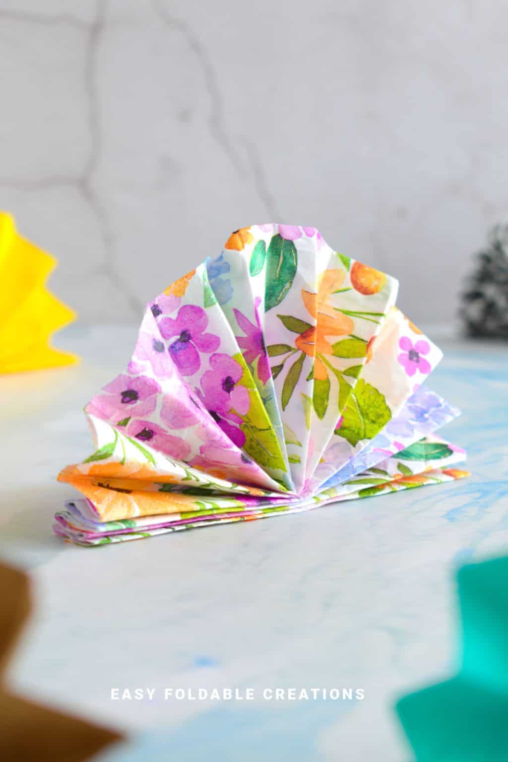 Standing Napkin Fan | Easy Foldable Creations